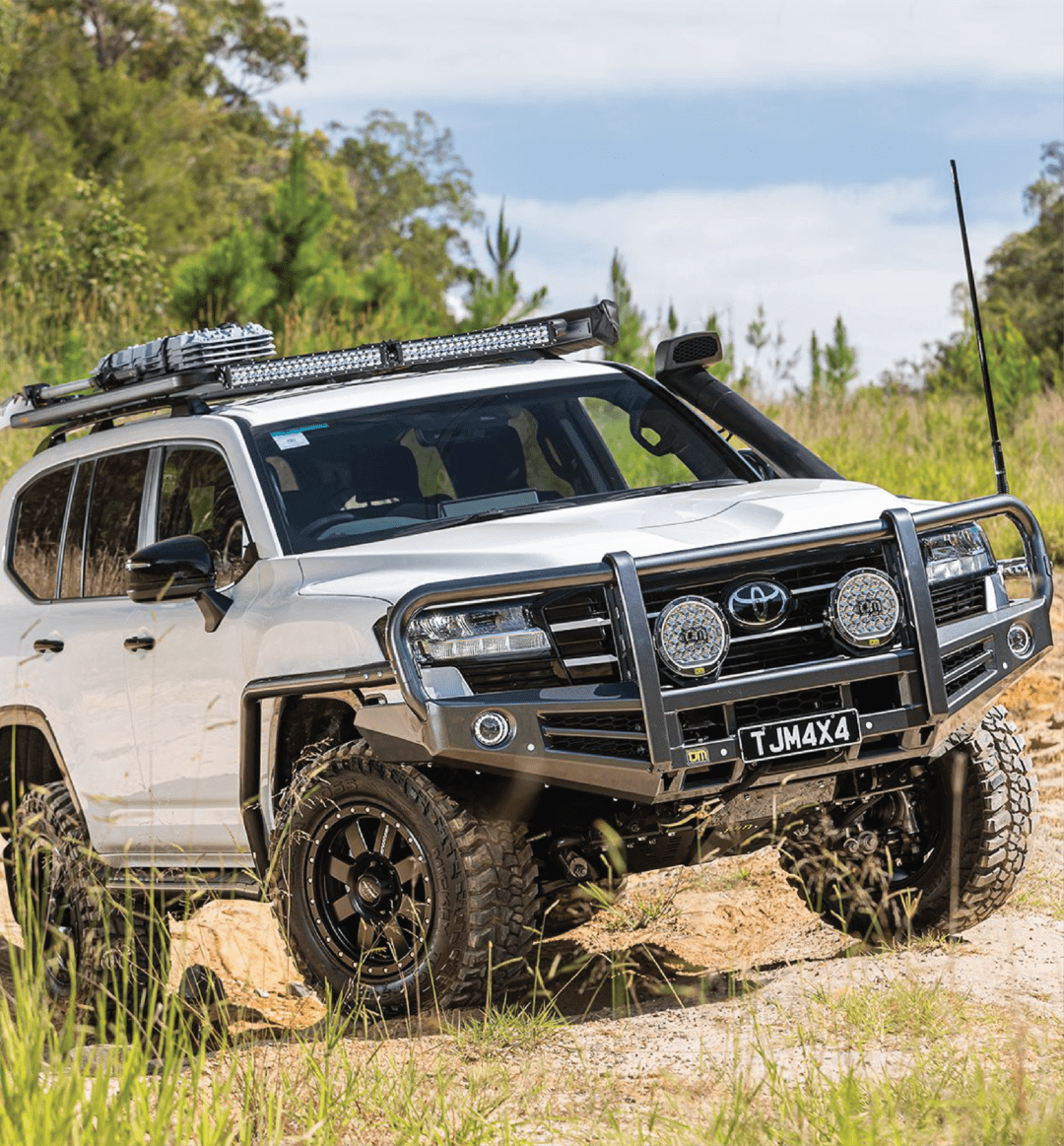 Toyota Land Cruiser 300 (+2021) TJM Bull Bar T13 Steel Black ...