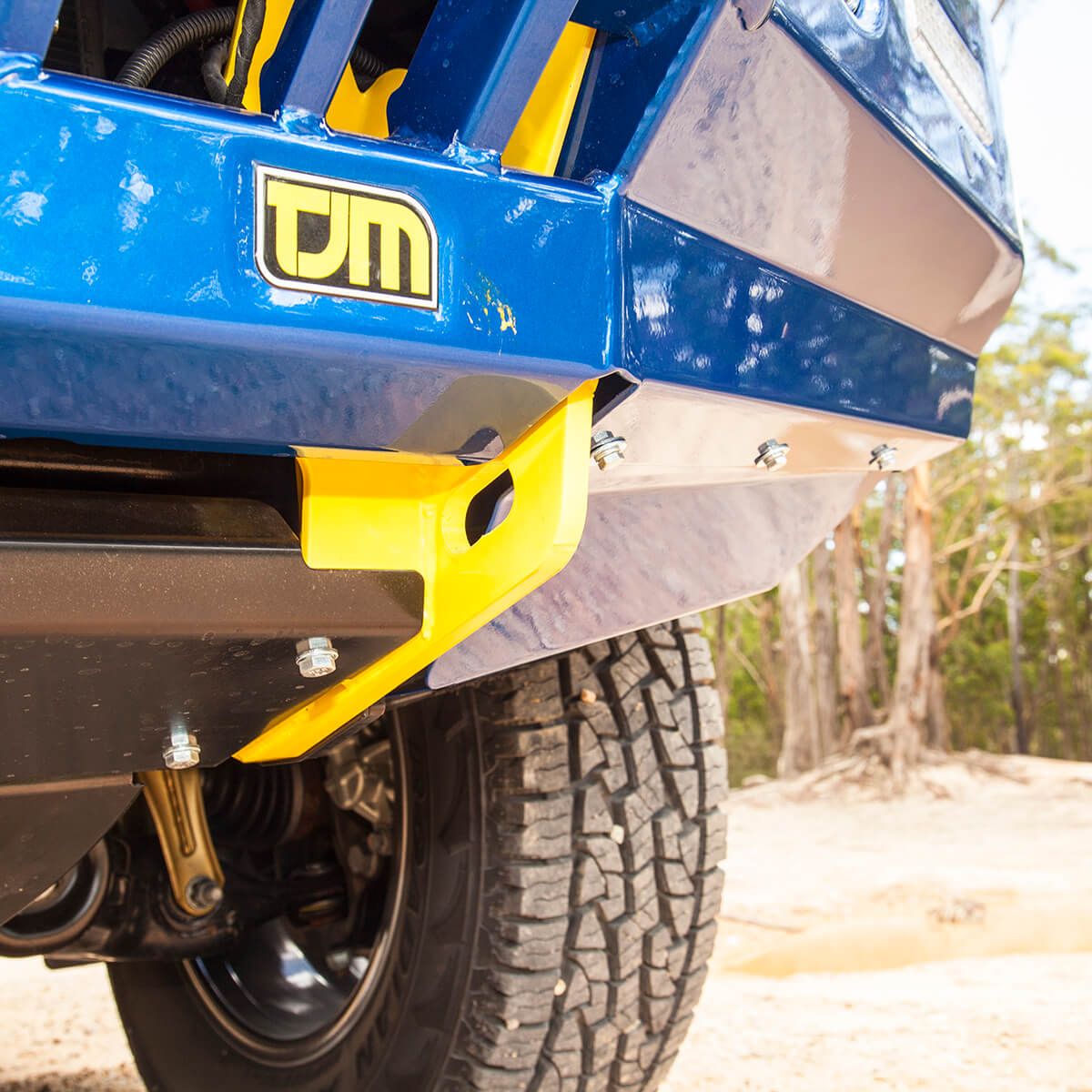 Volkswagen Amarok (+2017) TJM Bull Bar T13 Steel Black - Suspension ...